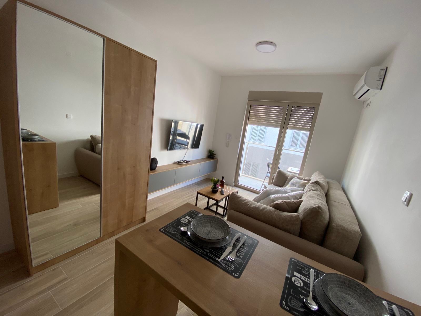 Modernly furnished studio apartment 20m2 in a newly built building with ...