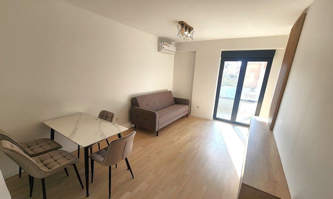 Modern One-Bedroom Apartment, 45 m², in Budva, Podkošljun