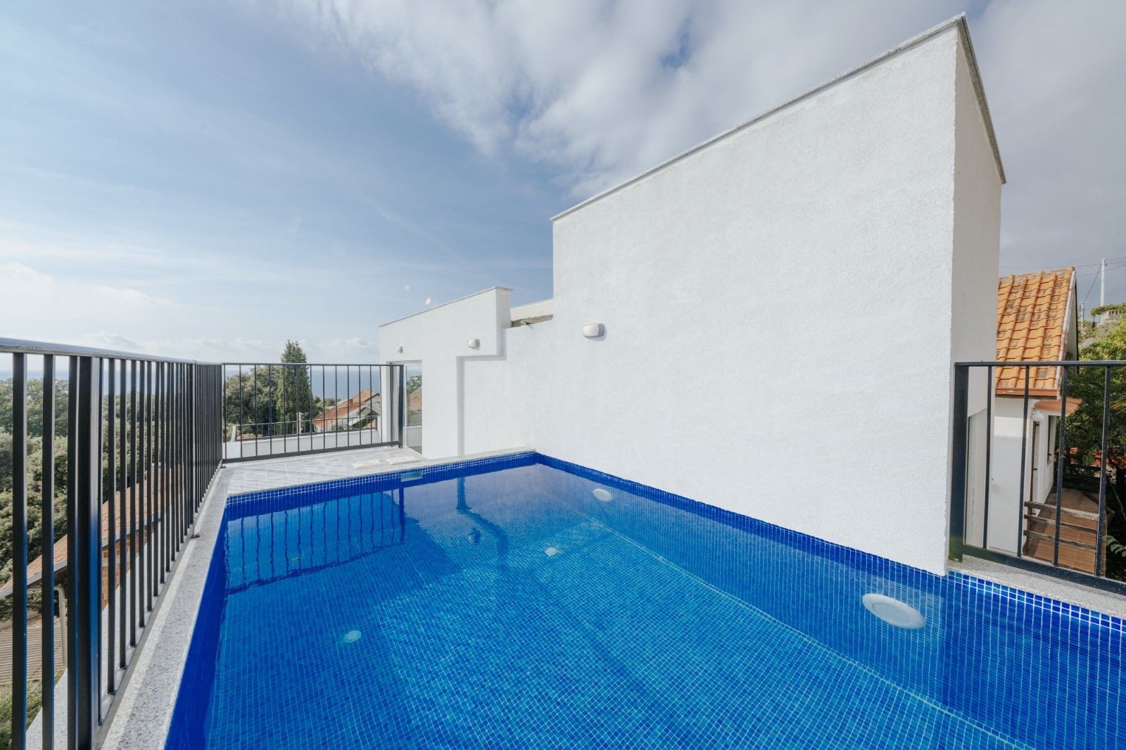 Villa with Sea View and Rooftop Pool, Bar - Utjeha