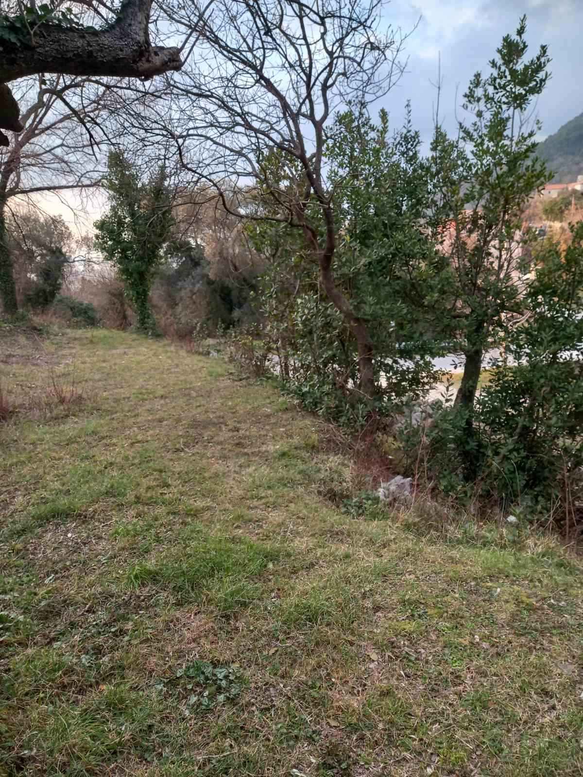 For sale, Naljezici, Kotor-Place 1300m² with a view of the bay